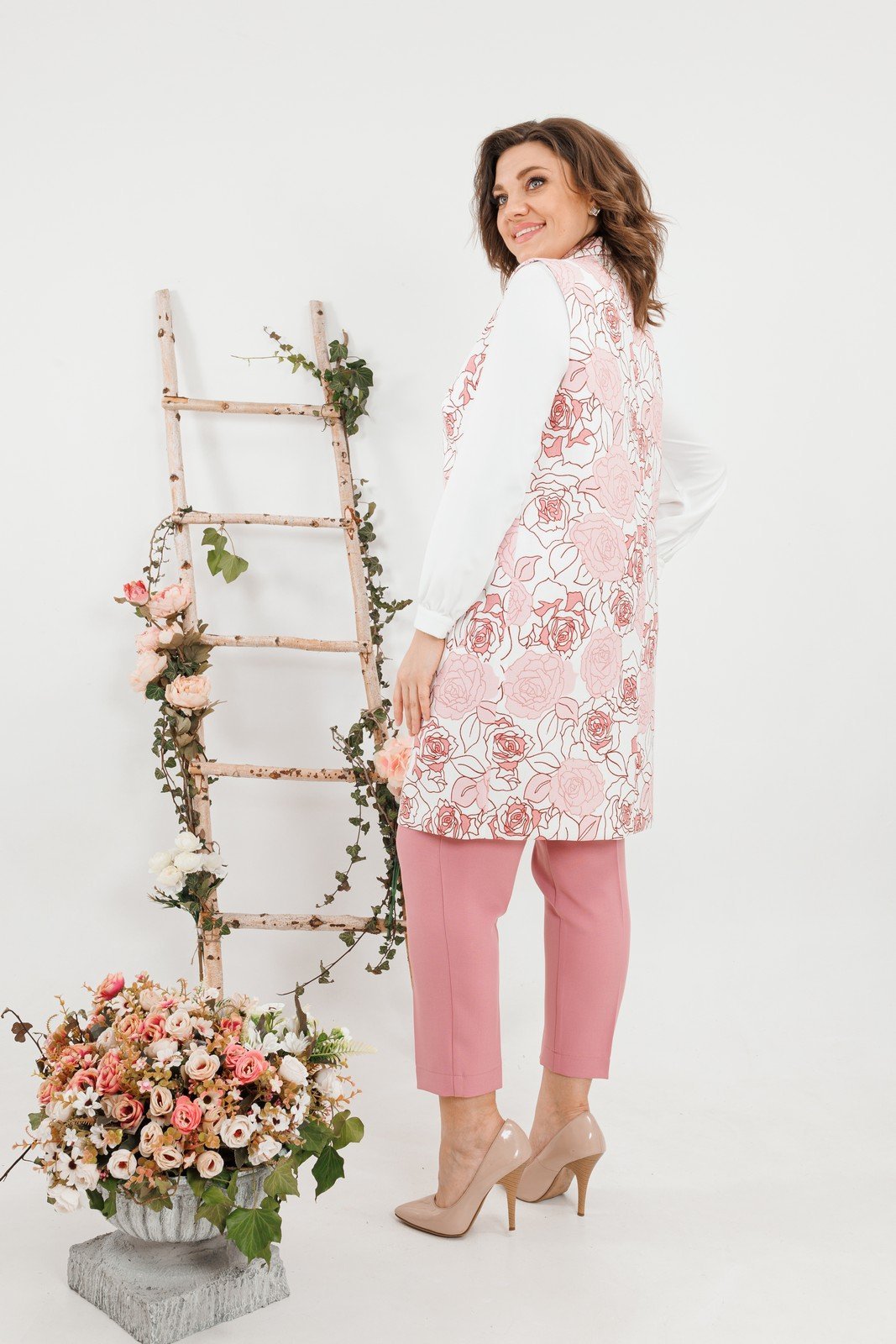 Костюм брючный 130560 розовый + розовые цветы SandyNA купить в интернет ...